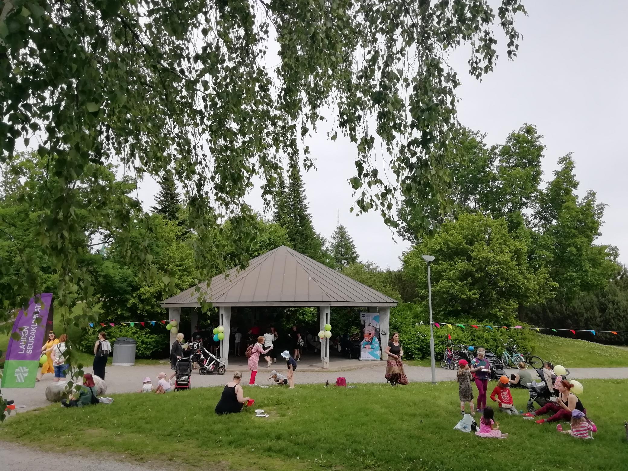 Maksuton puistoruokailu lapsille kesäkuussa - Lahti